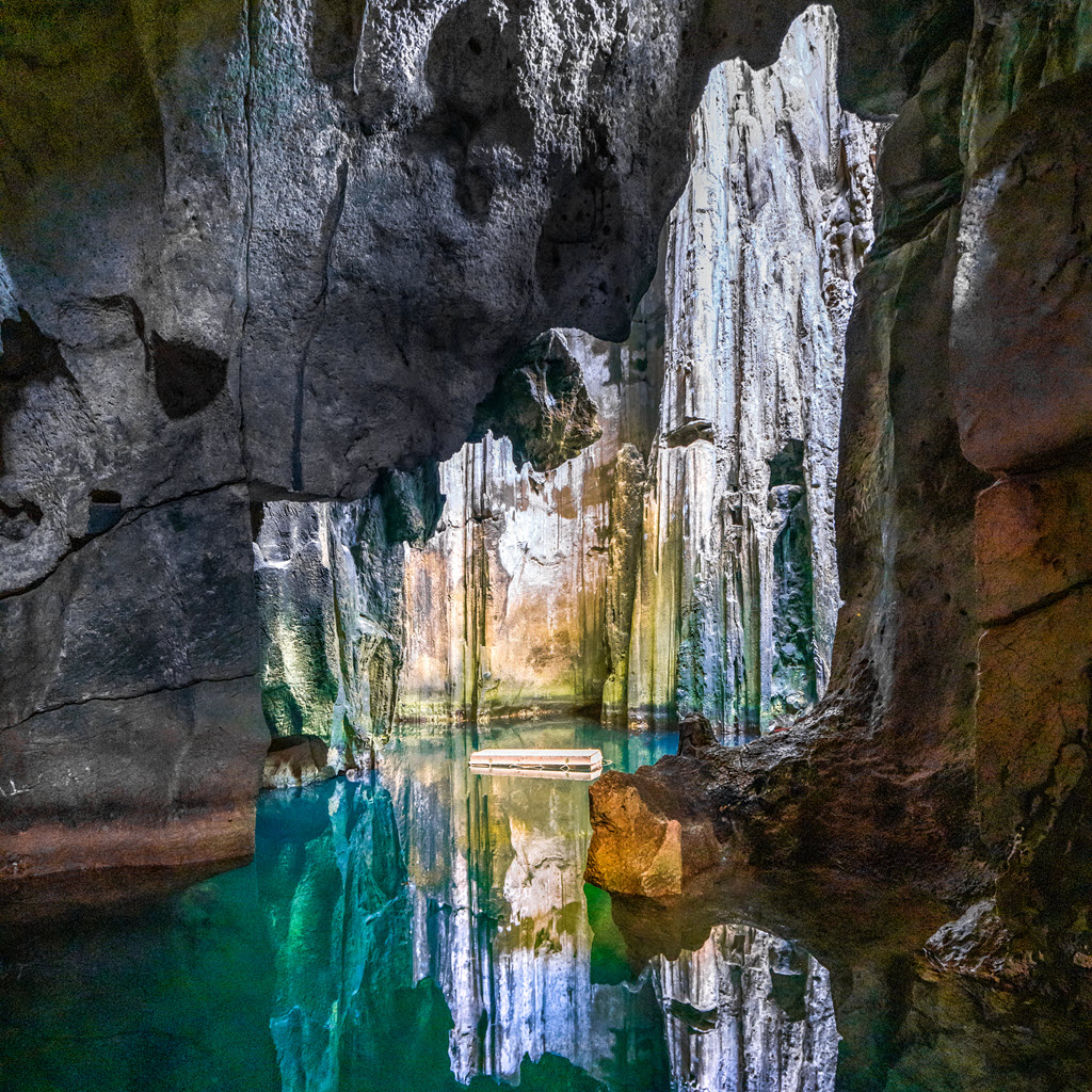 Sawa-I-Lau Caves | Yasawa Adventures Fiji